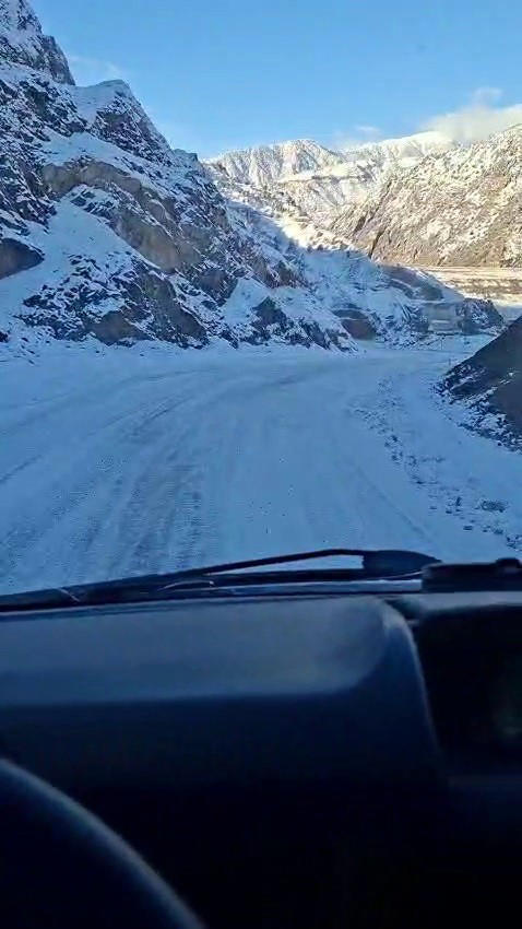 Çoruh vadisi buz pistine döndü