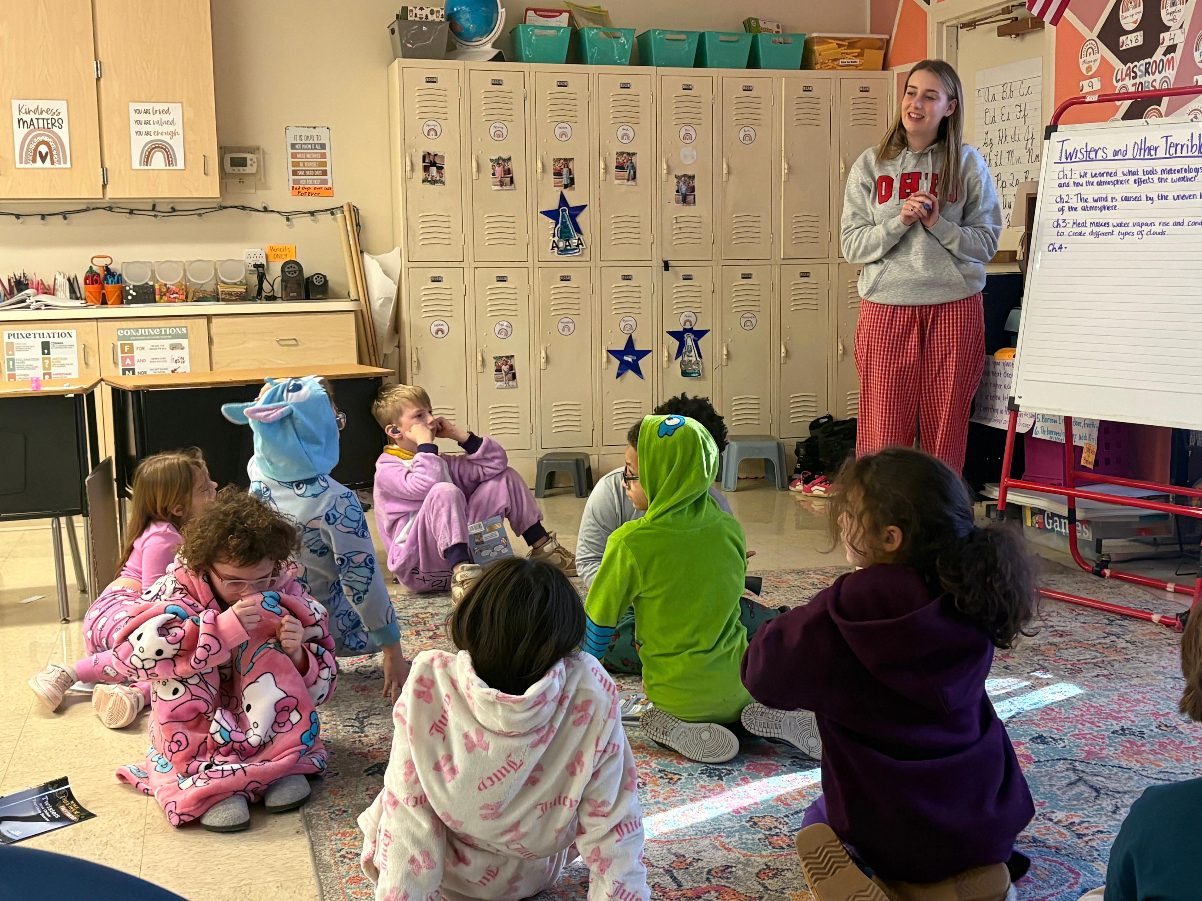 UK student teachers join Discovery School for cultural exchange