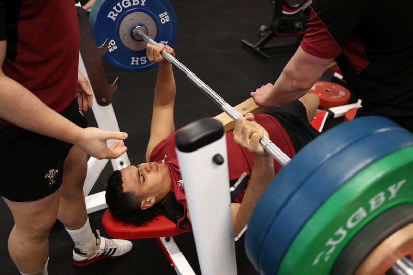 Wales international close to France move that would put test career on hold