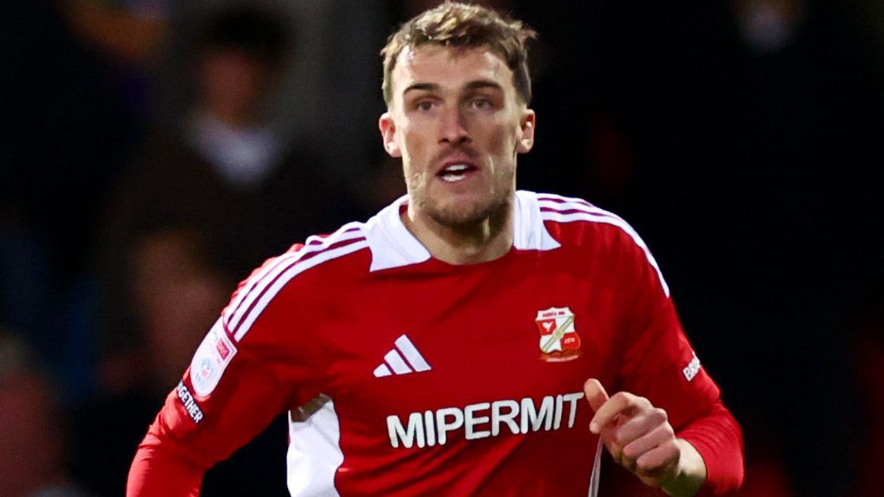 Newport sign old boy Delaney on loan from Swindon