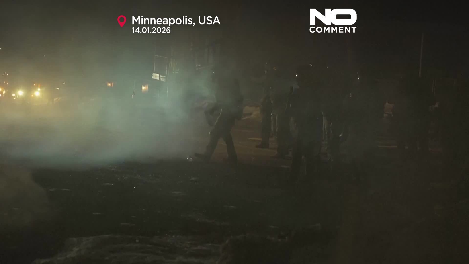 USA: Protests erupt in Minneapolis after ICE agents shoot man in the leg