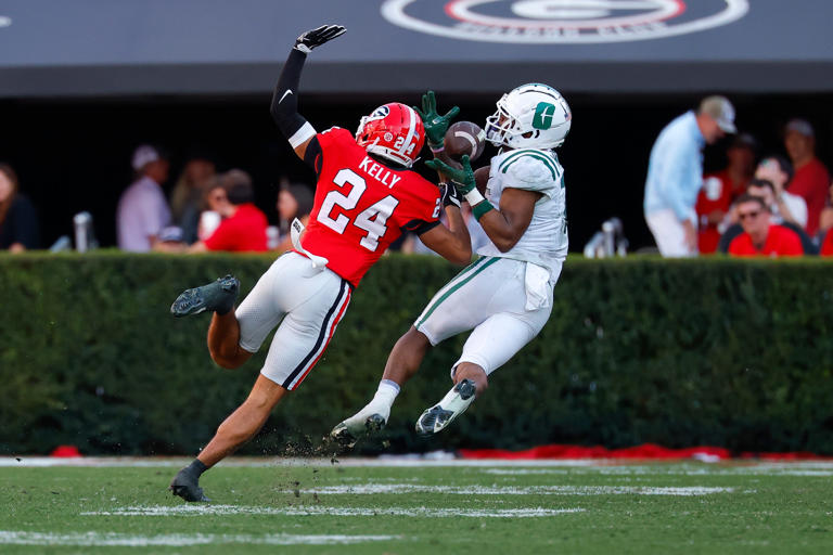 Promising Georgia freshman DB enters transfer portal