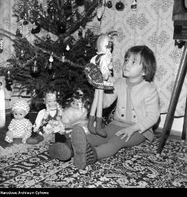 Niezwykła moda z czasów PRL. Takie niesamowite rzeczy nosiły dziewczyny ...