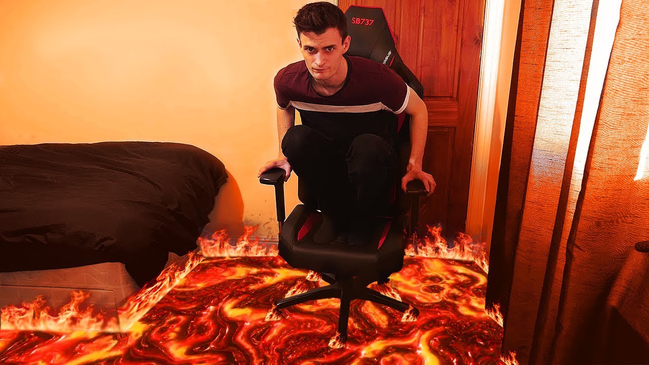 The floor is lava challenge in Minecraft gameplay