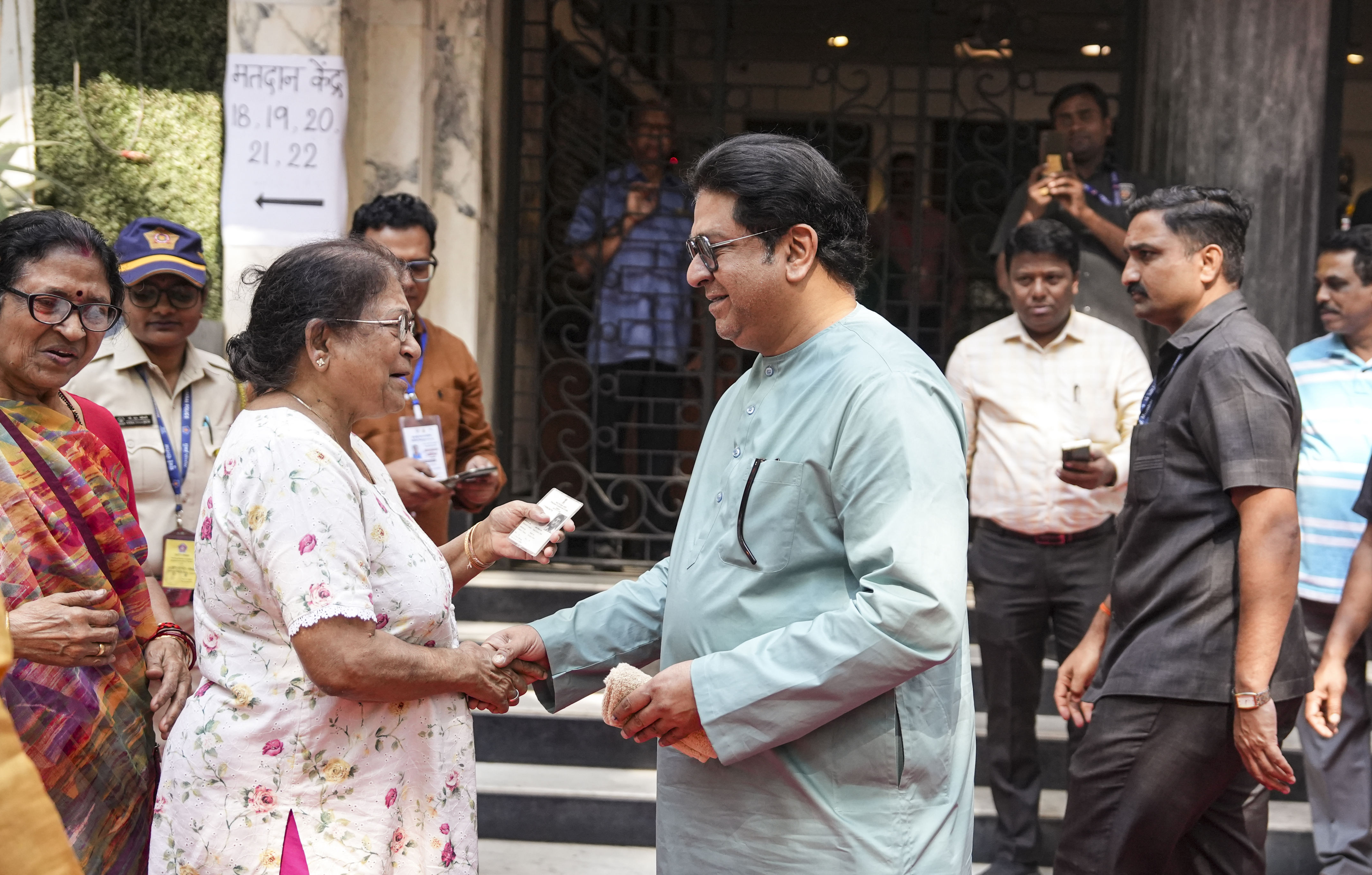 Civic polls: Uddhav urges voters to dislodge BJP regime; Raj Thackeray ...