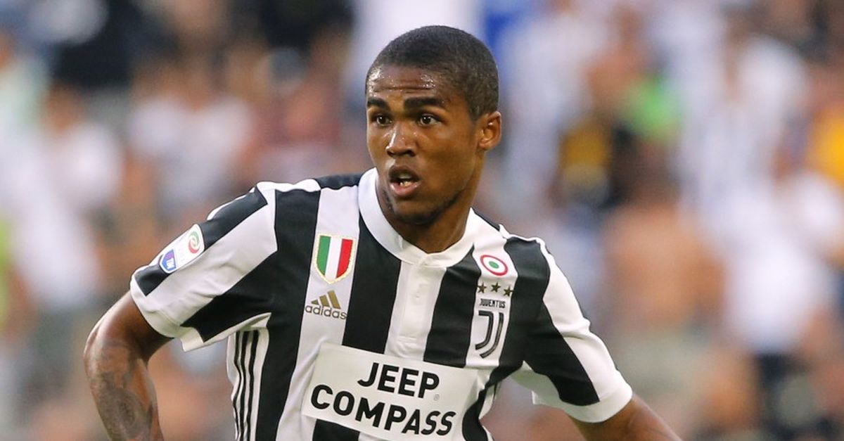Clamoroso Douglas Costa: l’ex Juve può tornare in Italia ma in Serie D