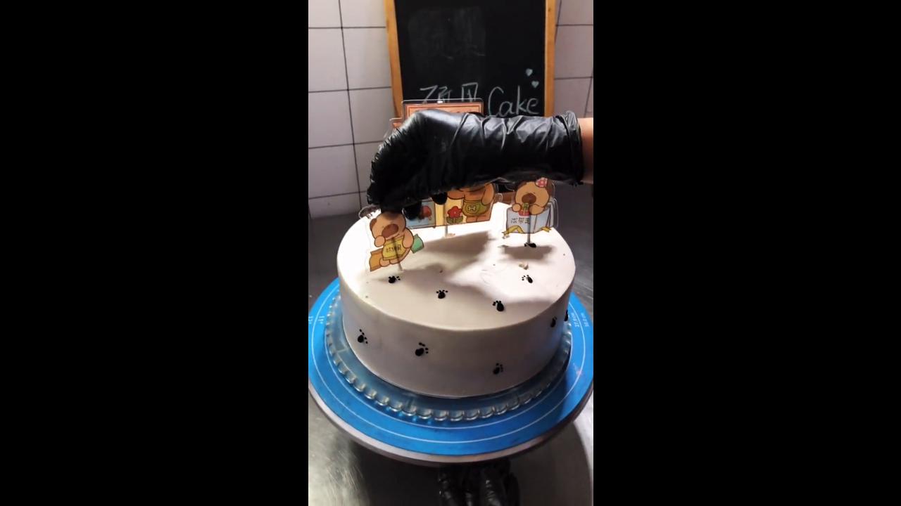 Perfecting white with bear cake