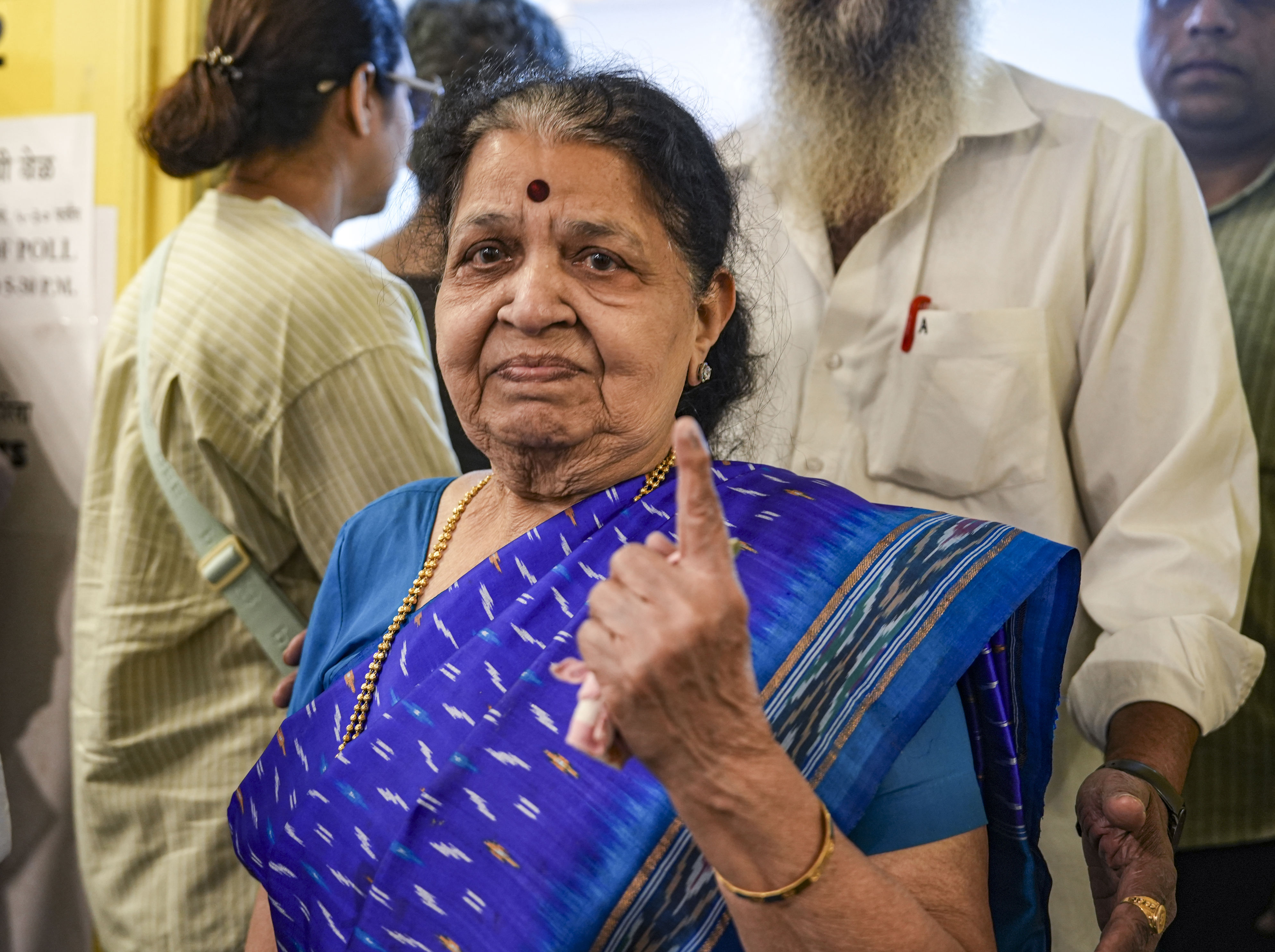 Civic polls: Uddhav urges voters to dislodge BJP regime; Raj Thackeray ...