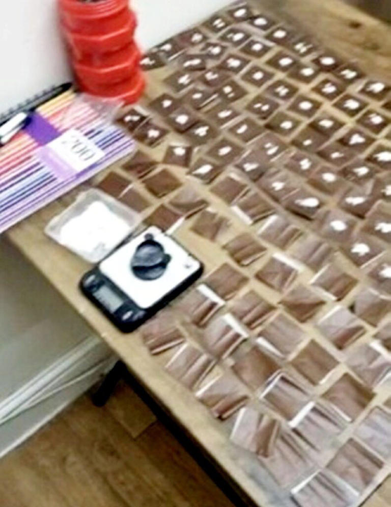 Dramatic moment cops ram taxi carrying 'drug cartel' leaders