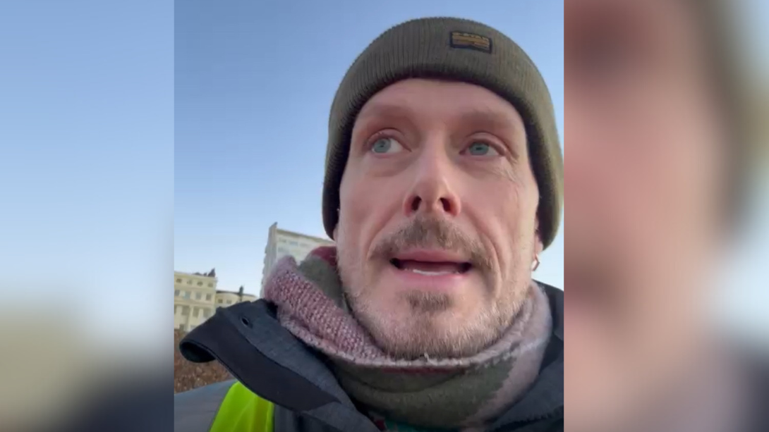 Volunteers clean beaches after container spills