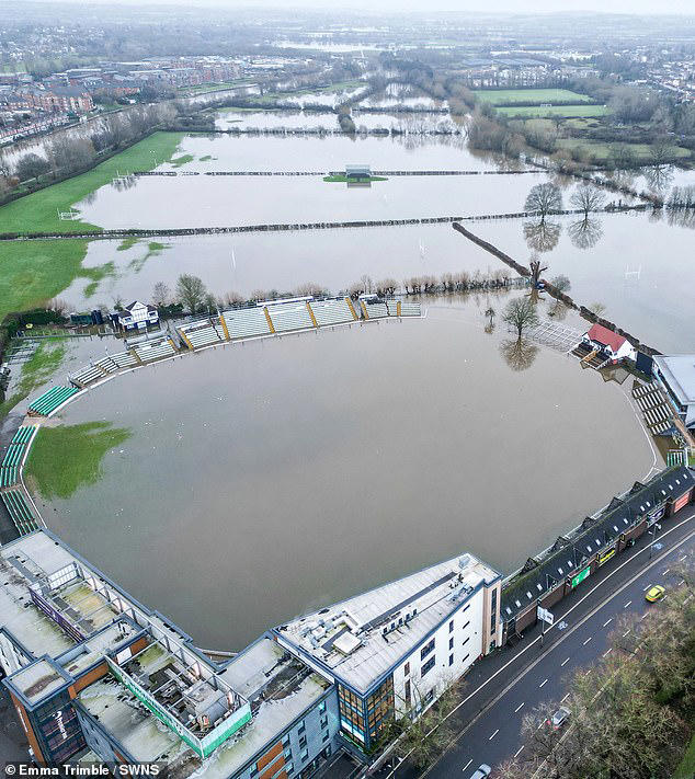 Britain on flood alert after Storm Goretti: More than half a month's ...