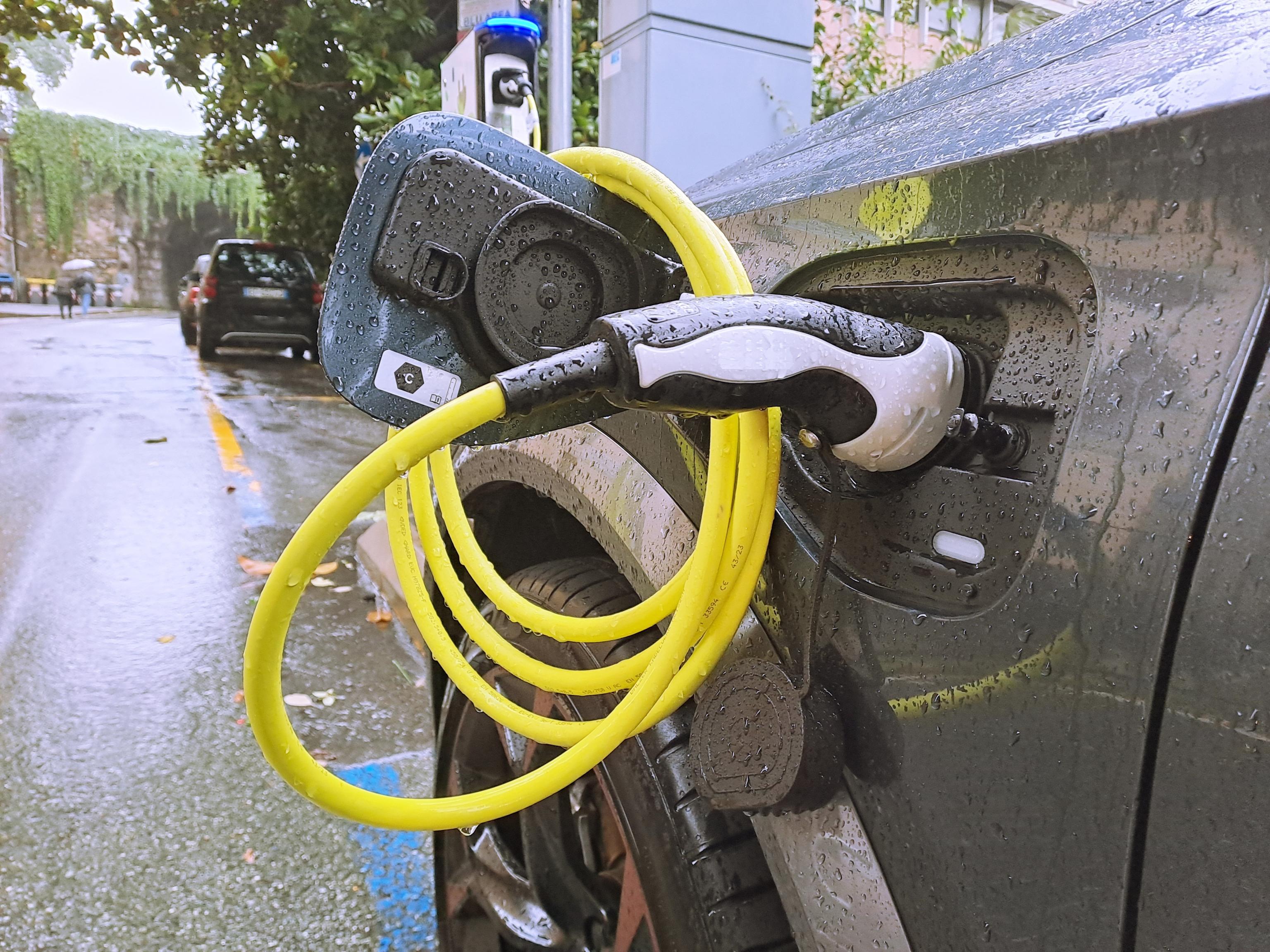 E-car da record in UE, 720mila vendite nel secondo trimestre 2025