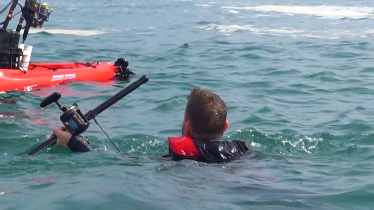 Kayaker pulled overboard by huge fish | Field Trips Panama | Field ...