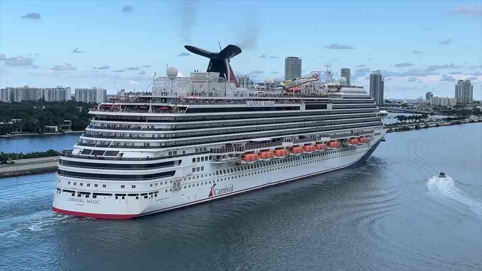 What smart cruisers do right after booking their cruise