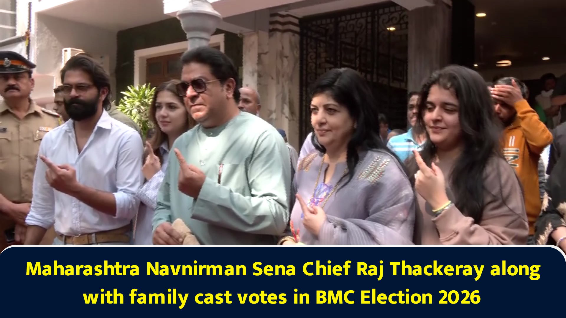 Maharashtra Navnirman Sena chief Raj Thackeray along with family cast ...