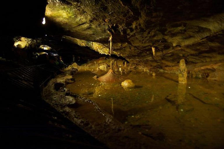 Beautiful town 1 hour from Cardiff with hills, gorge and caves 'doesn't ...