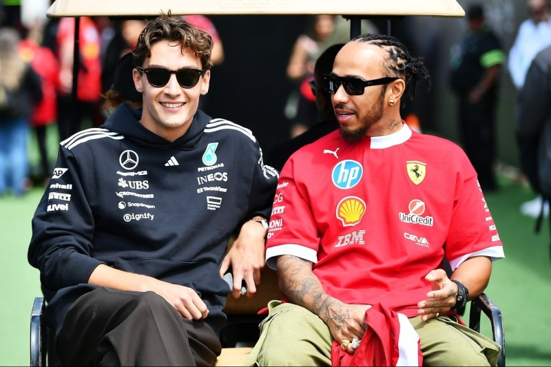 Bürostreich bei Mercedes: Warum Hamilton ein Foto mit Russell missfiel