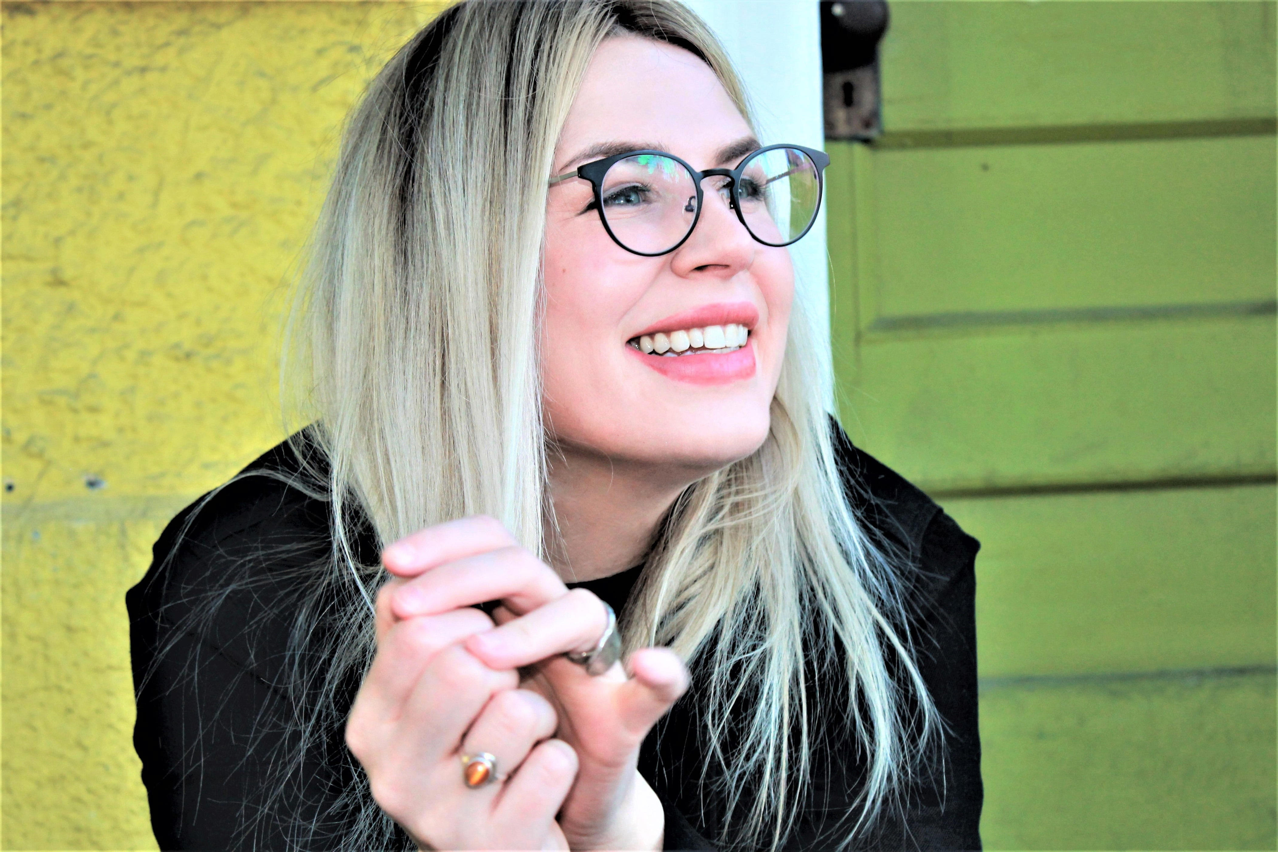 People do weird things at the library. This writer put her sightings in ...