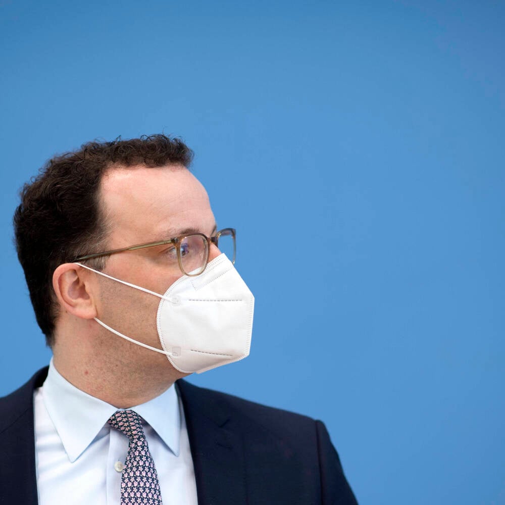 Masken-Deal des Bundes: Münchner Lieferant soll zwölf Millionen Euro ...