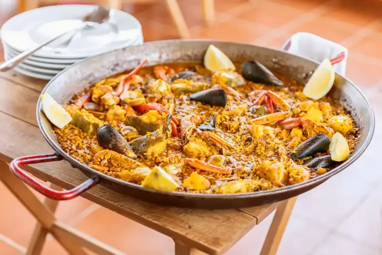 La paella con toque especial del actor Antonio Banderas