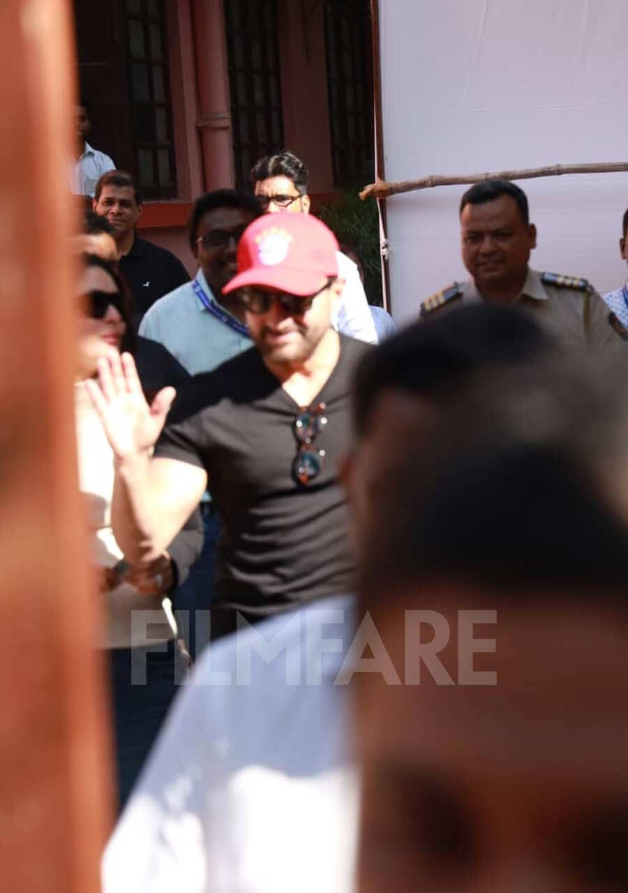 Ranbir Kapoor, Vicky Kaushal, Saif Ali Khan and Kareena Kapoor step out ...