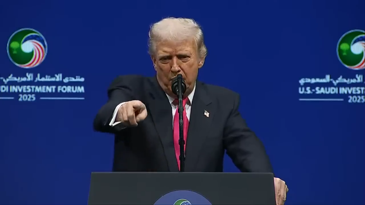 'If you don't get it fixed fast, I'm gonna fire you': Trump takes his ...