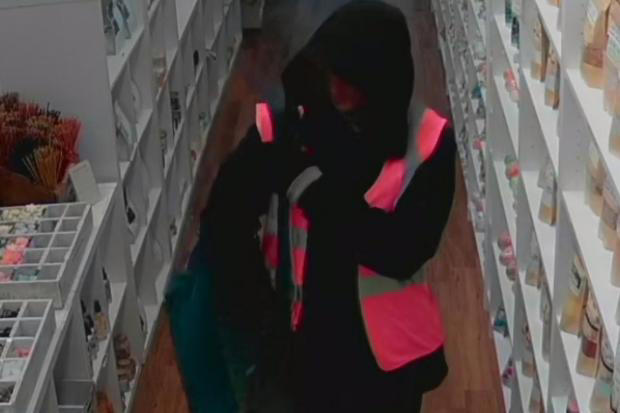 Reports of theft in Newport shopping centre after man steals bath bombs