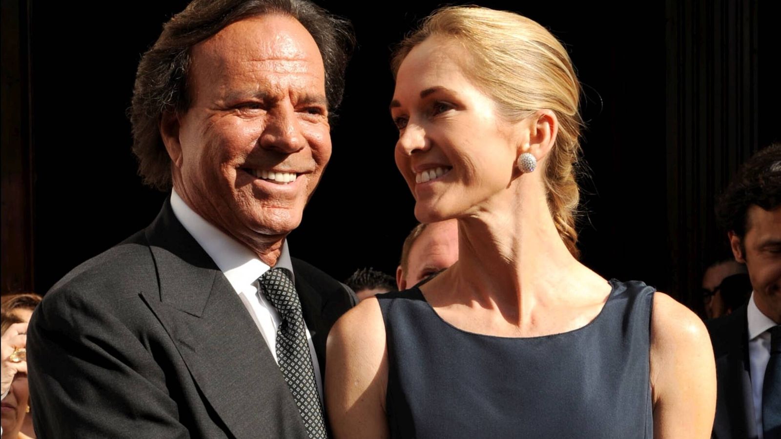 Así fue la boda de Julio Iglesias y Miranda Rijnsburger: los detalles ...