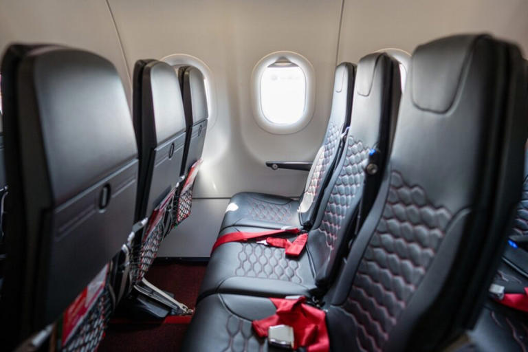 The real reason flight attendants hate when passengers wear shorts on ...