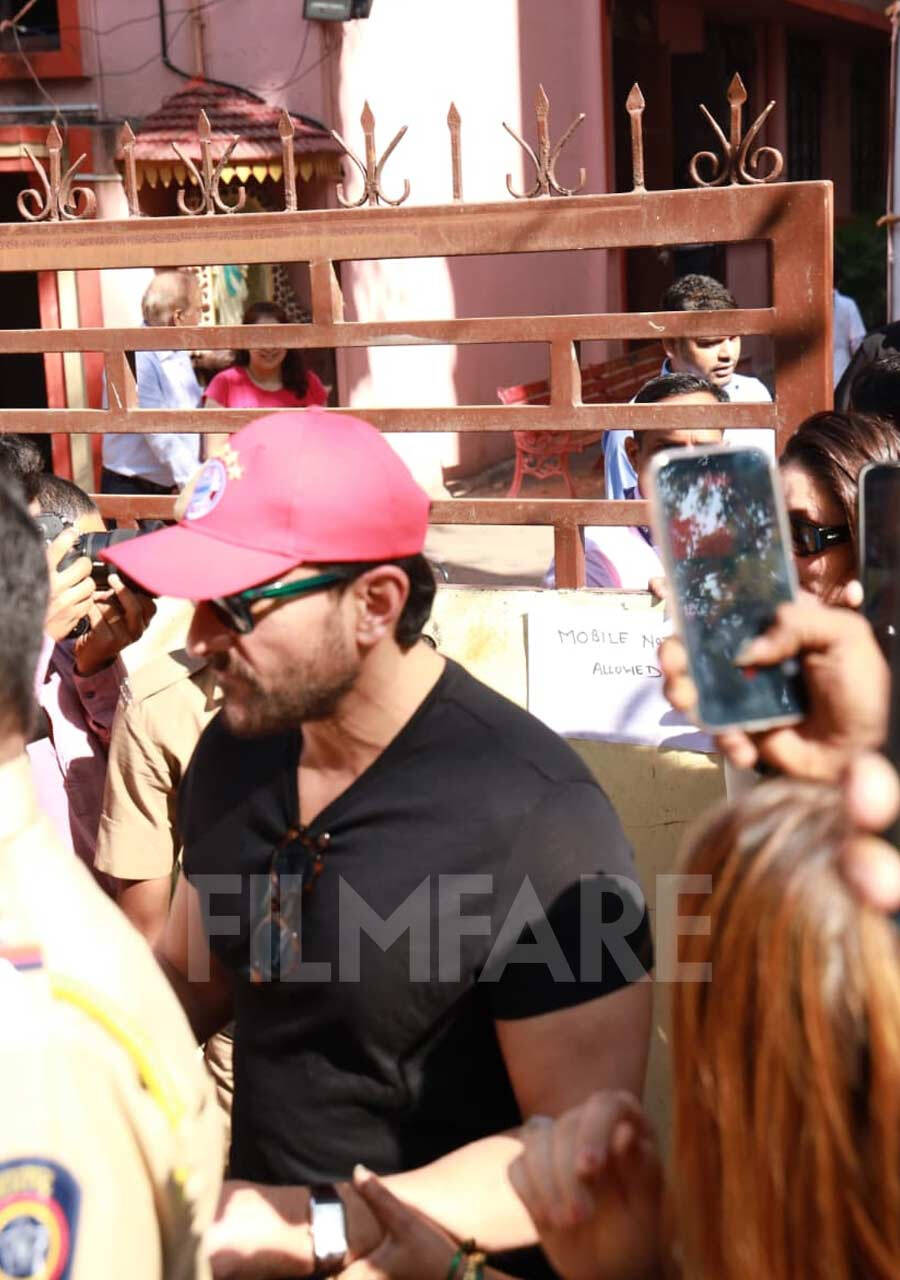 Ranbir Kapoor, Vicky Kaushal, Saif Ali Khan and Kareena Kapoor step out ...