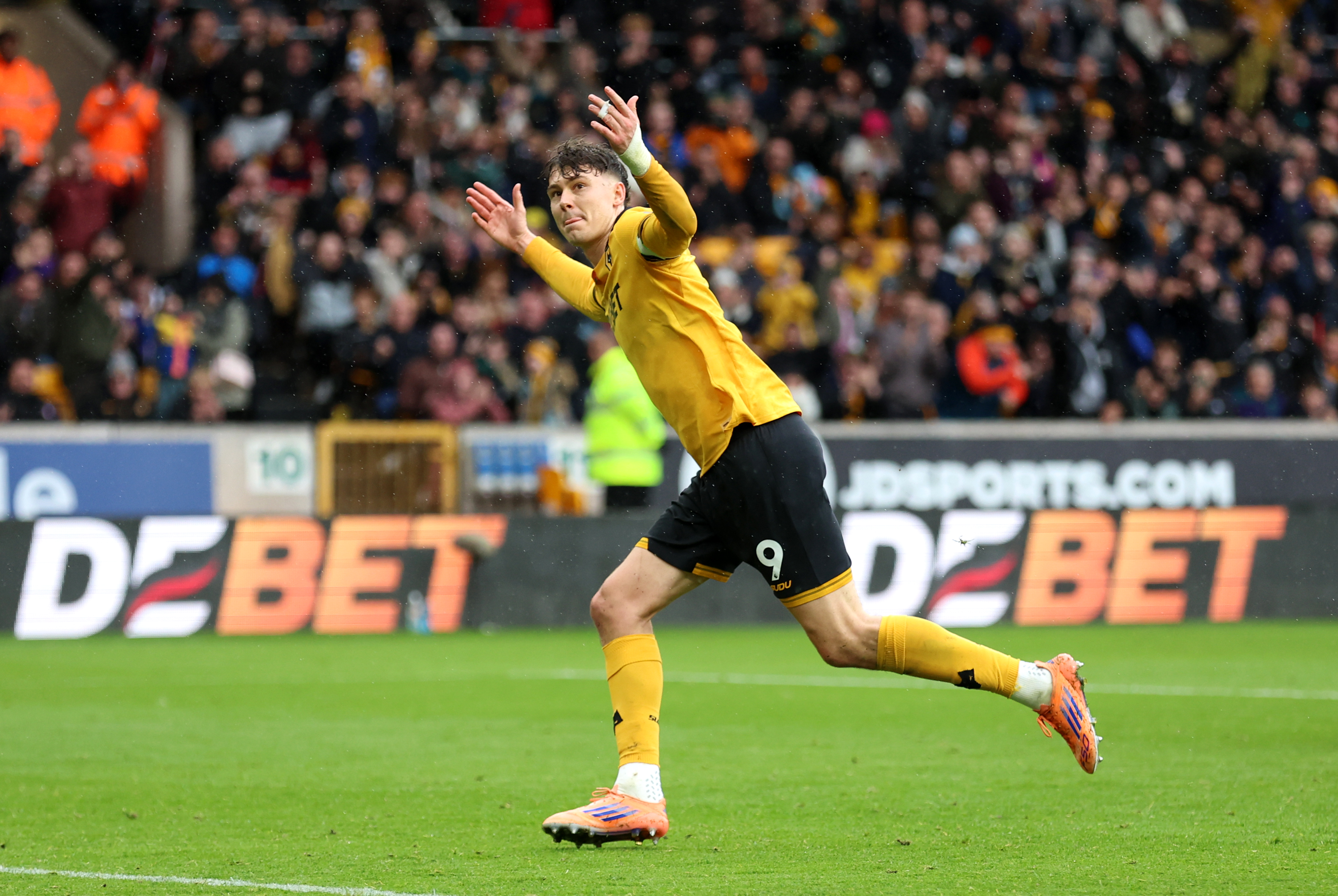 Leeds United submit 'enquiry' over Crystal Palace and Nottingham Forest ...