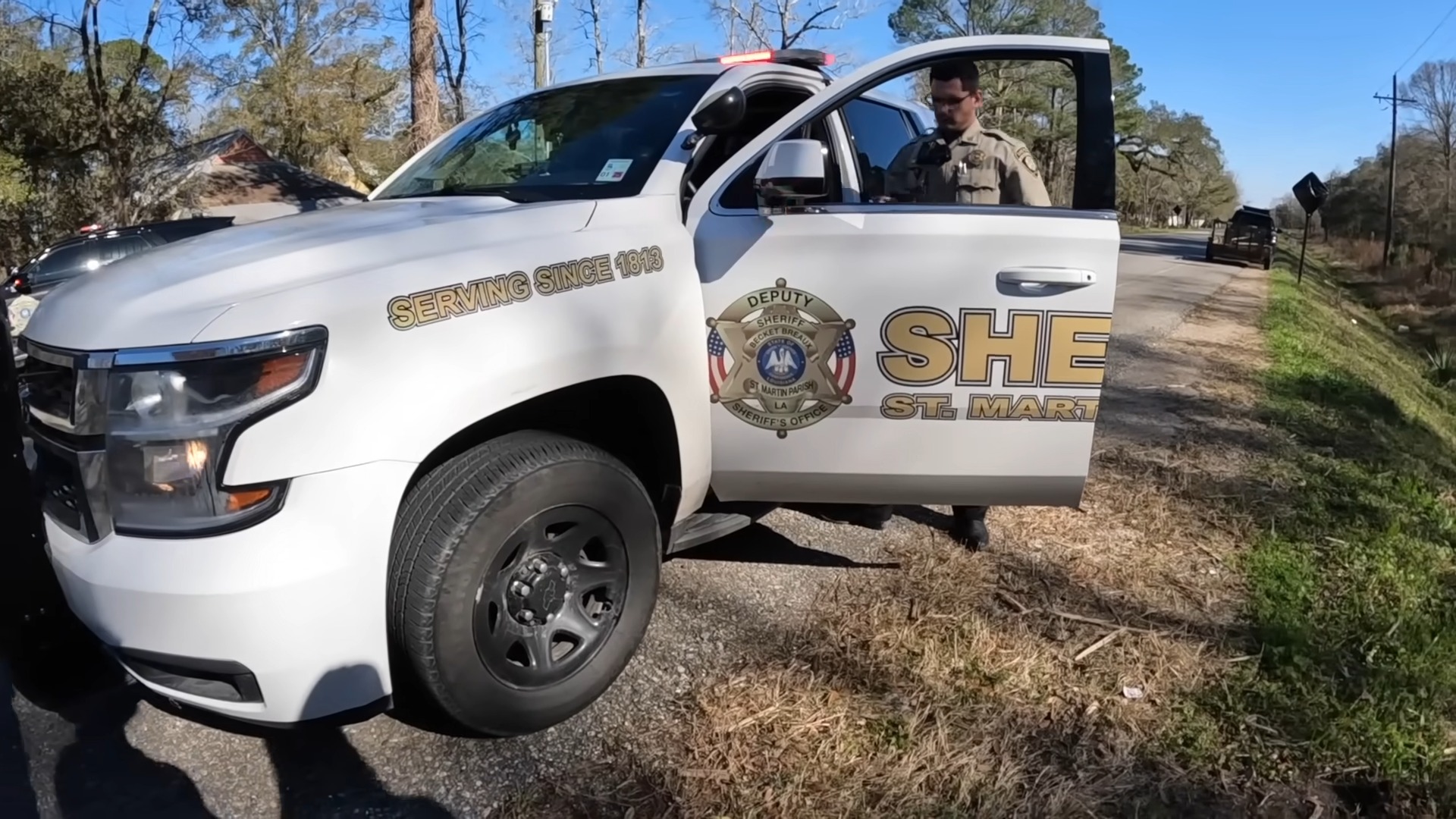 Watch how magnet fishing turned into a bomb squad call