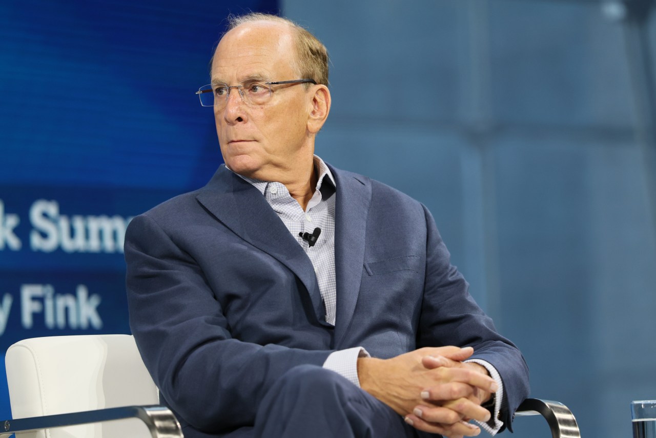 BlackRock’s profit fell, assets hit record $14 trillion in fourth quarter