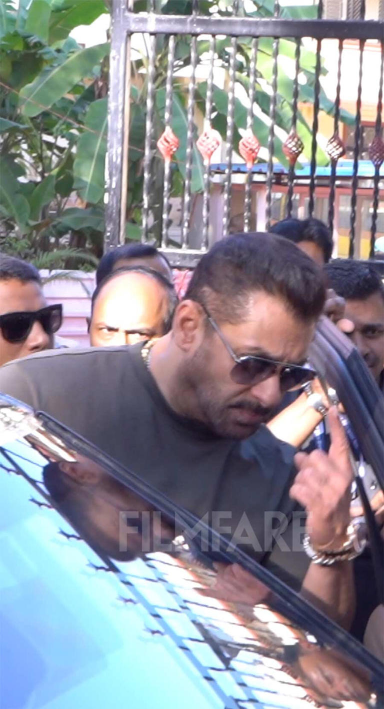 Photos: Salman Khan arrives to cast his vote for BMC elections 2026