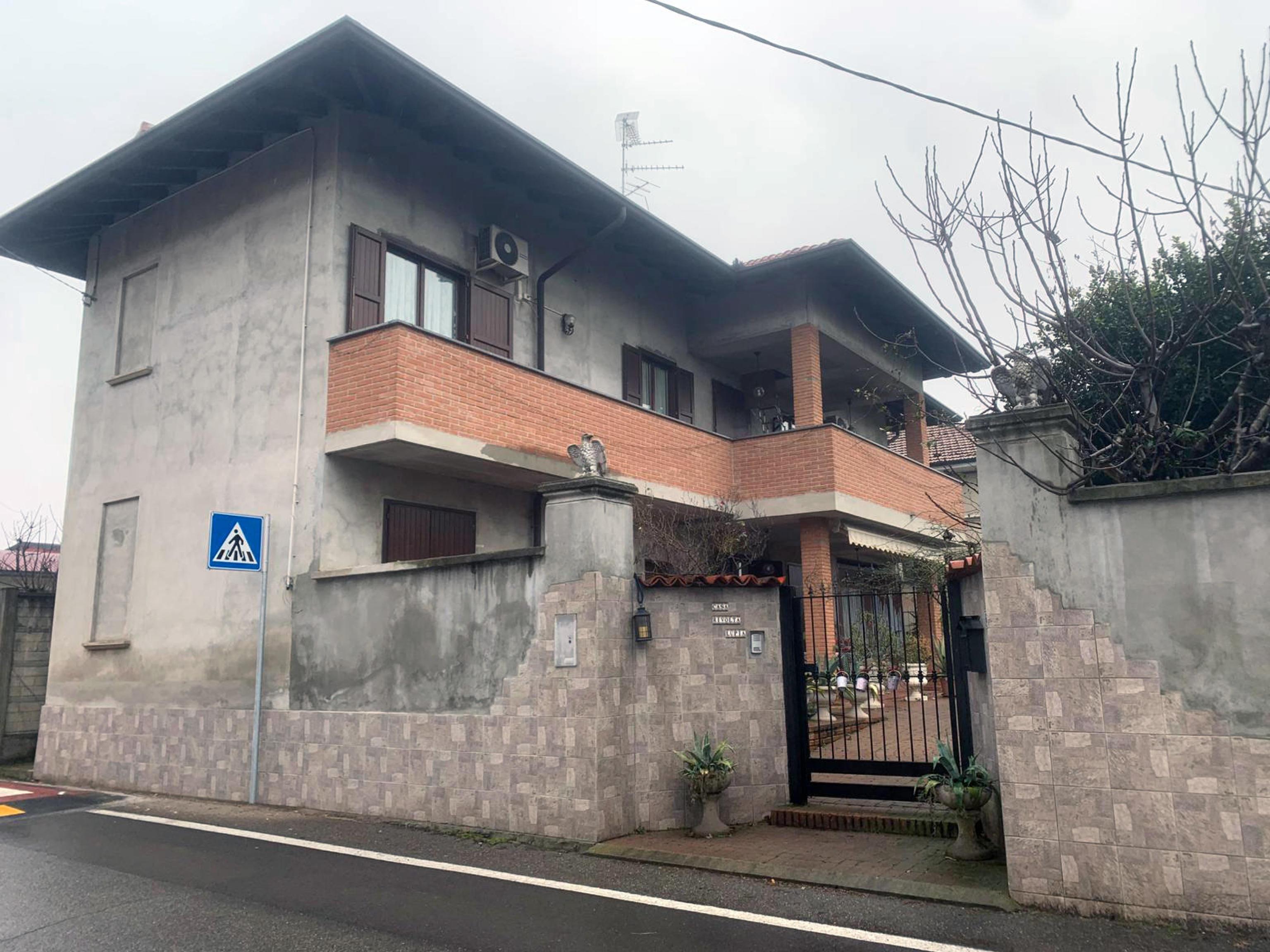 Jonathan Rivolta, la rabbia dei familiari: “Ha la testa fasciata, si è ...