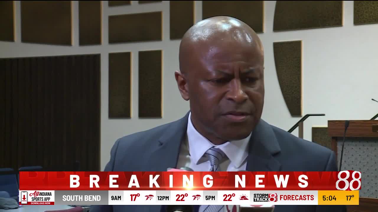 Vop Osili to run for mayor