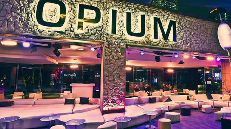 Investigan la agresión de dos porteros de una discoteca a un joven en ...