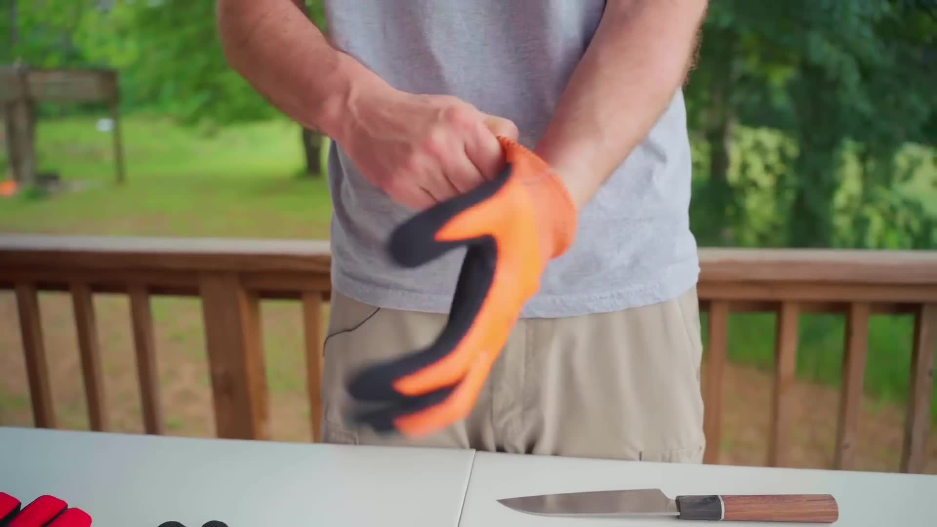 Testing cut-proof gloves against blades