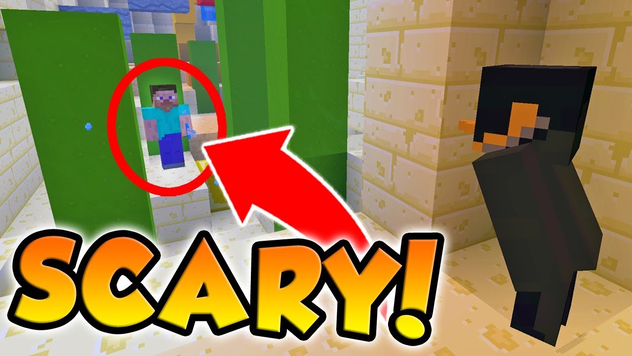 Hiding from the murderer in Minecraft Murder Mystery