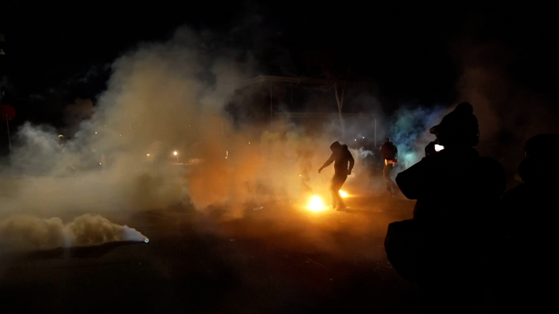 Minneapolis protests erupt as ICE agent shoots person in leg