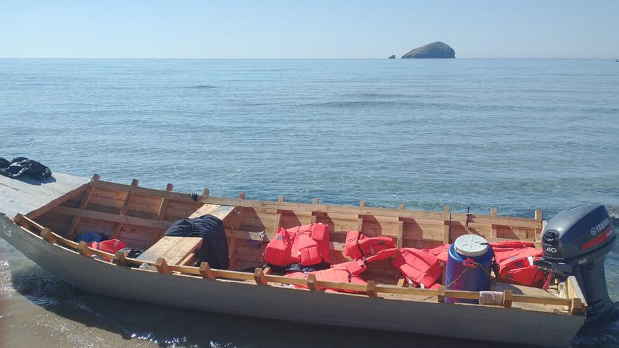 Nuovi sbarchi di migranti sulle coste del Sulcis: arrivati in 65