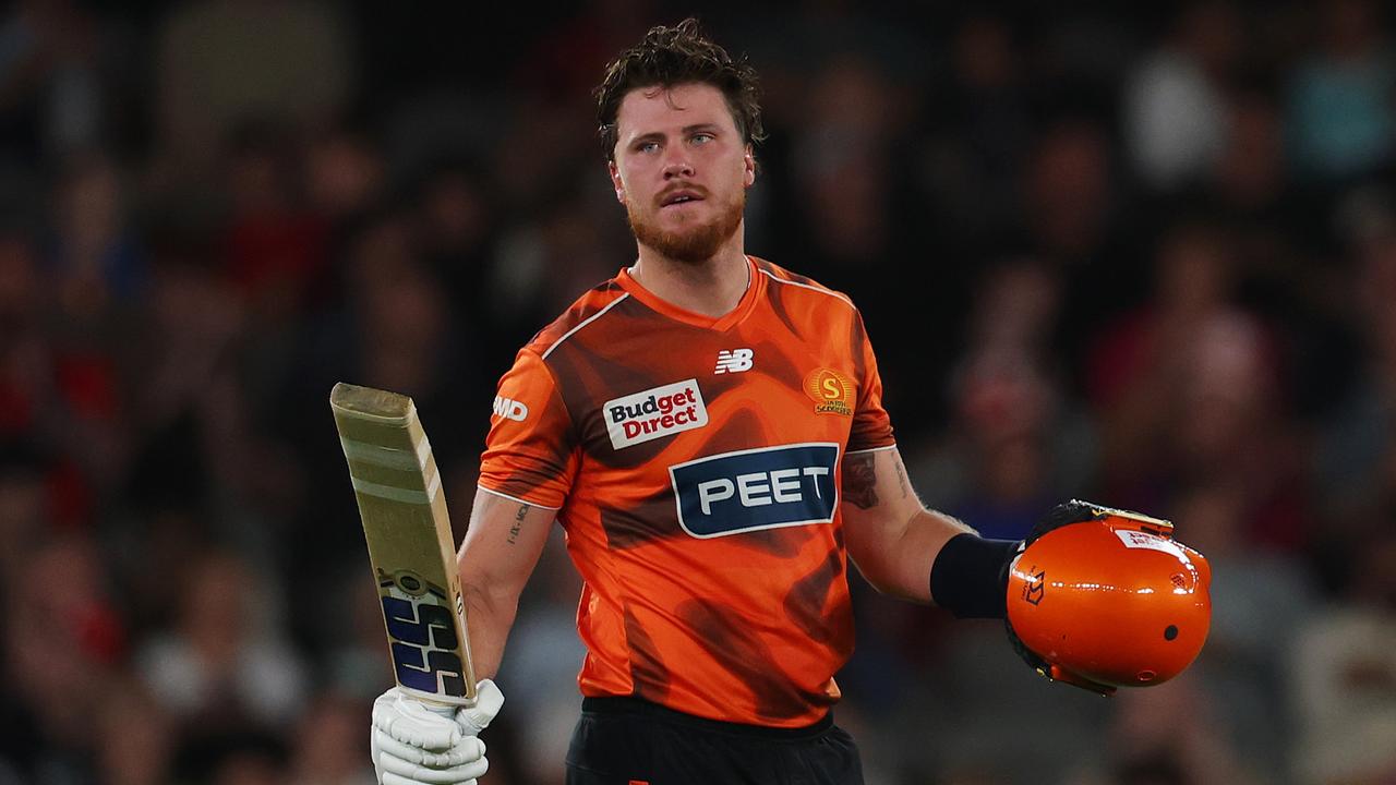 Amazing Allen blitzes 'Gades