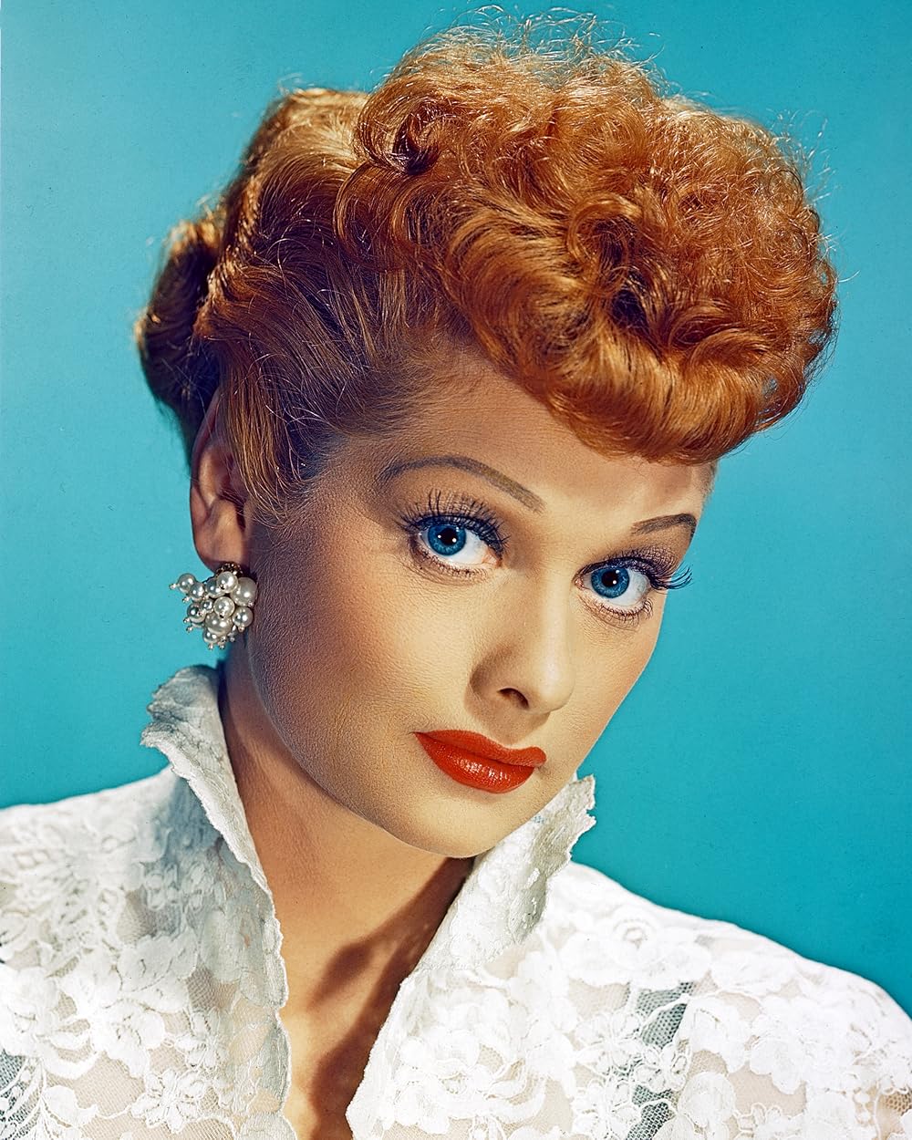 30 famous celebrities who have struggled with shyness