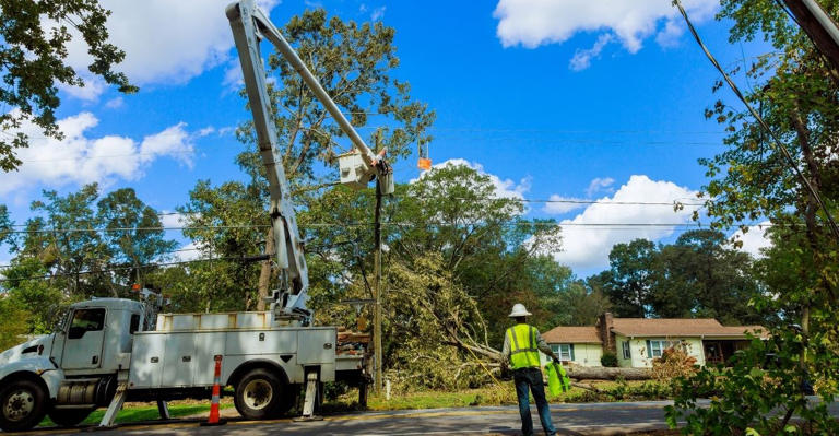 Atlanta airport halts all flights as winter storms spawn tornadoes ...