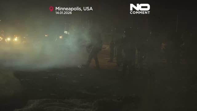 USA: Protests erupt in Minneapolis after ICE agents shoot man in the leg