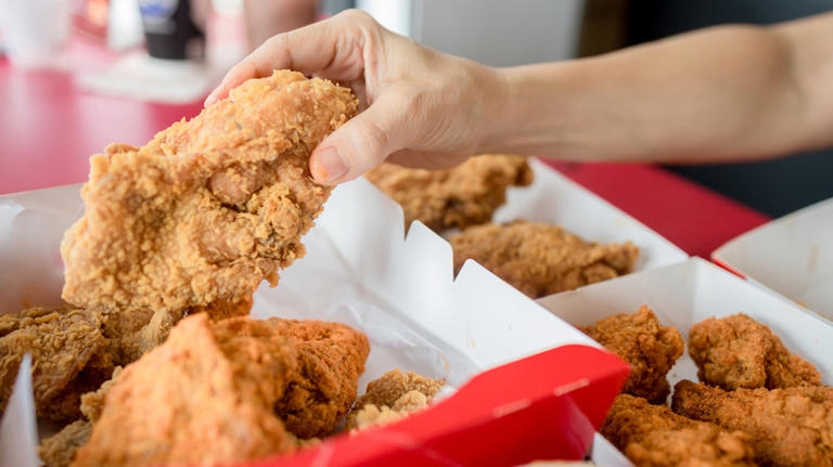 11 fried chicken chains expanding their footprint in 2026
