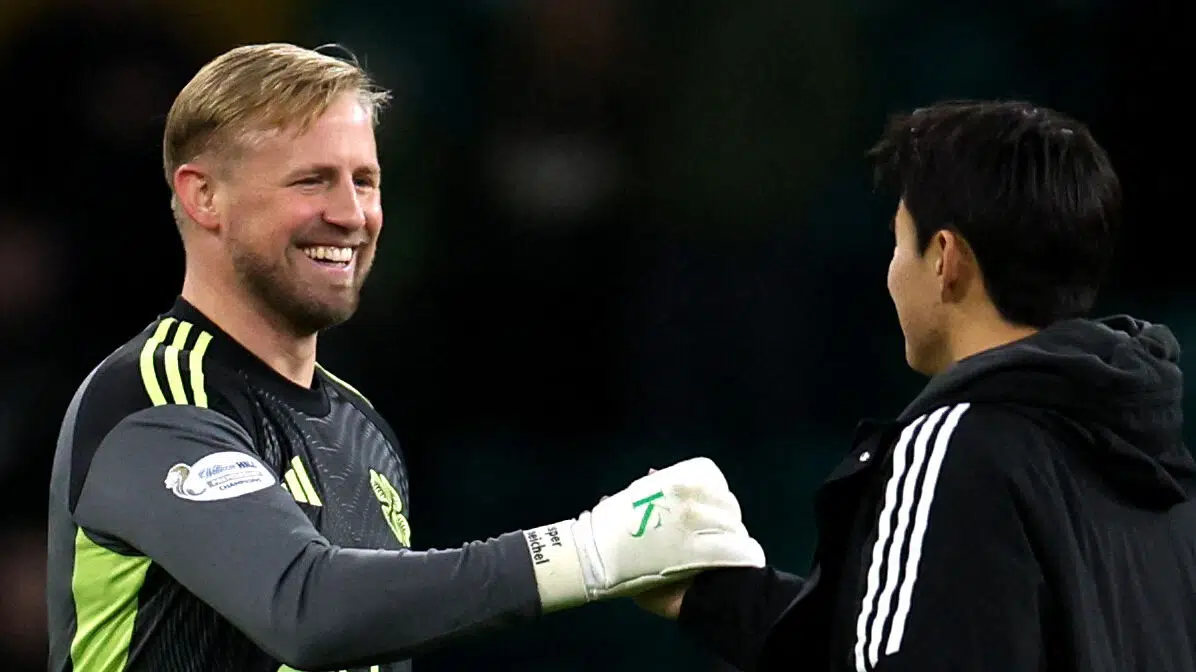 Endelig succes for Kasper Schmeichel: Modstandernes træner måbede