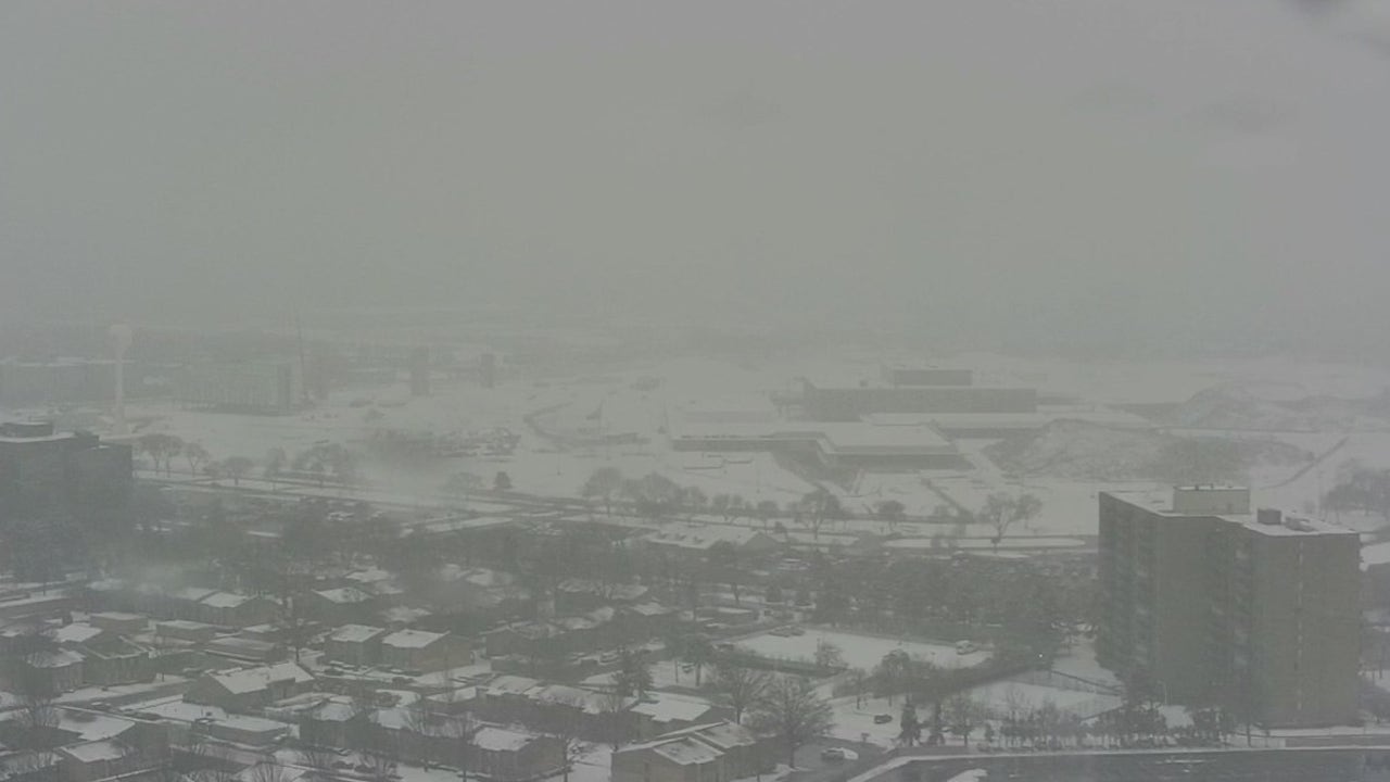 Metro Detroit weather: Bitter cold with some snowflakes flying Thursday