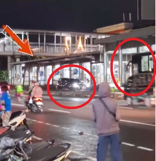 Sopir Pajero Sport hitam ini diduga buta arah, berakhir dipukul mundur ...
