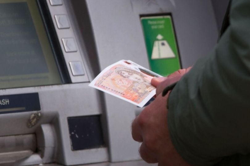 £200 cost of living payments coming for Universal Credit and Carer's ...